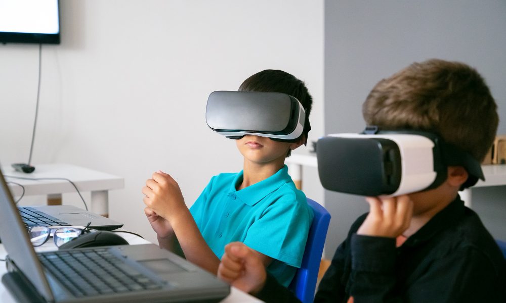 Best Ways to Employe VR (virtual reality) in eLearning - Trotons Tech ...